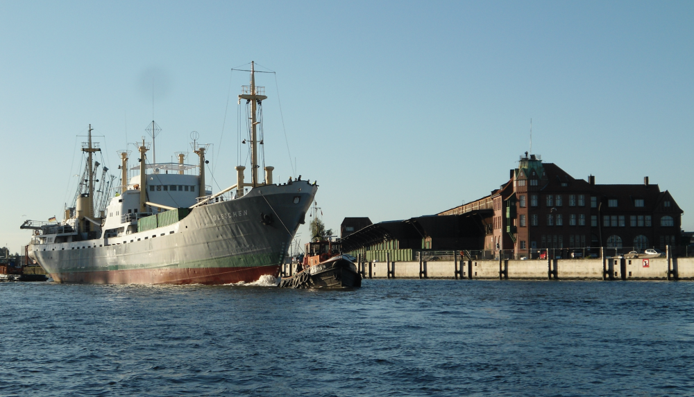 Mit Stückgutfrachter Bleichen nach Hamburg
